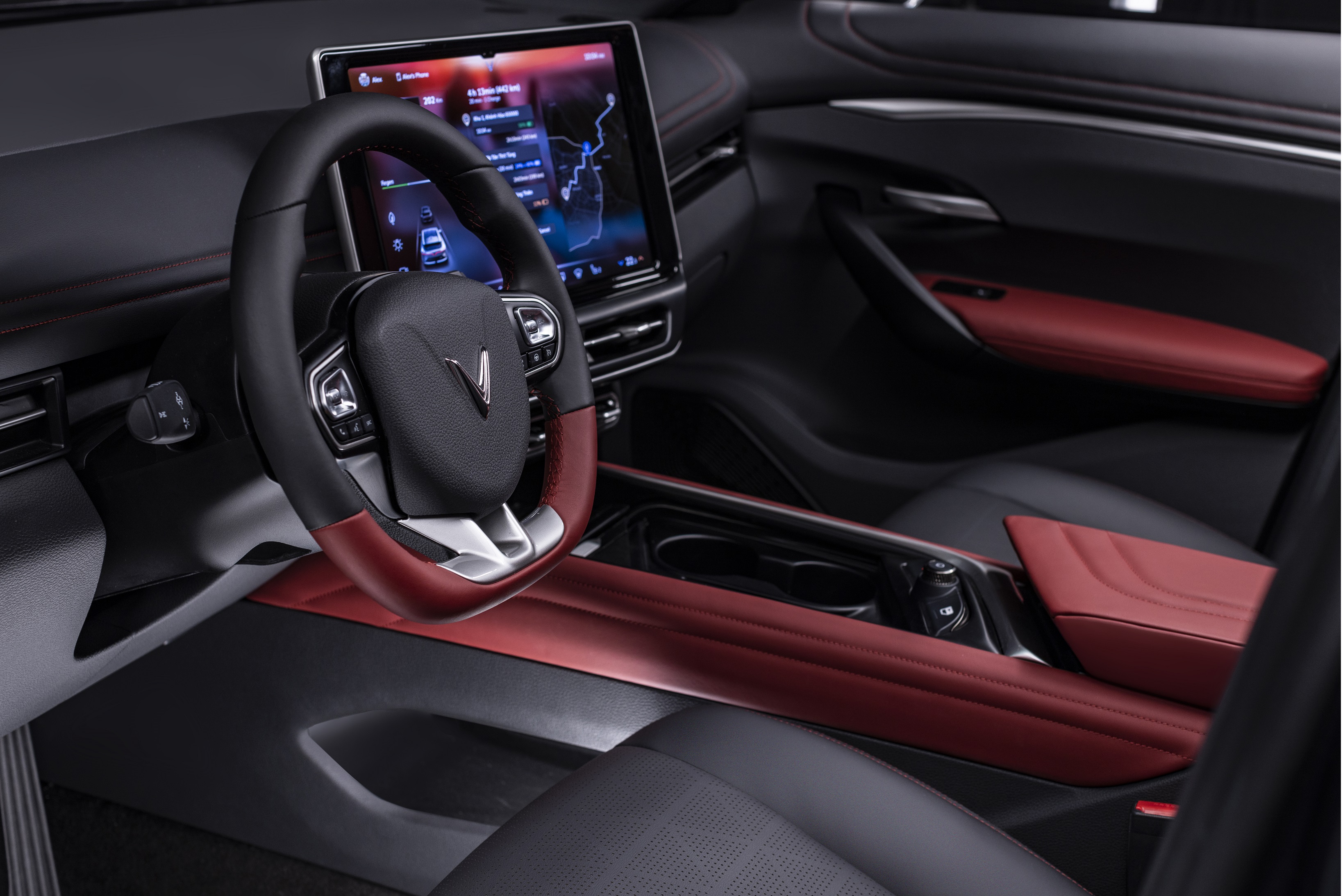 VinFast VF 7 | VinFast